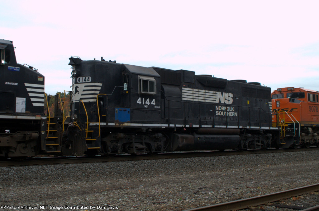 NS GP38AC 4144 trails on 37A